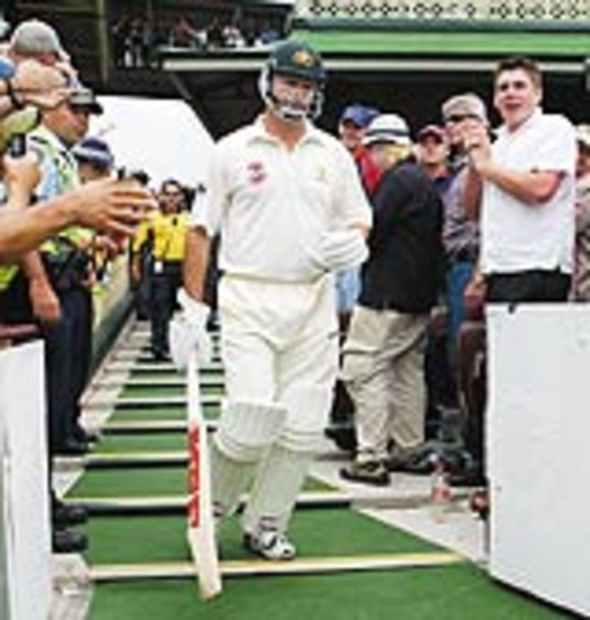 Steve Waugh walks out to bat for the last time | ESPNcricinfo.com
