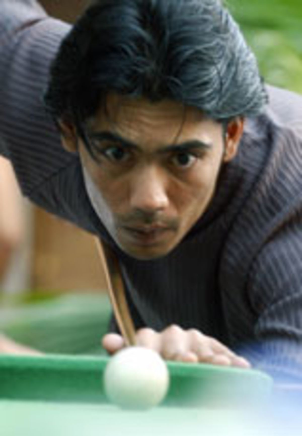 Mohammad Sami playing snooker | ESPNcricinfo.com