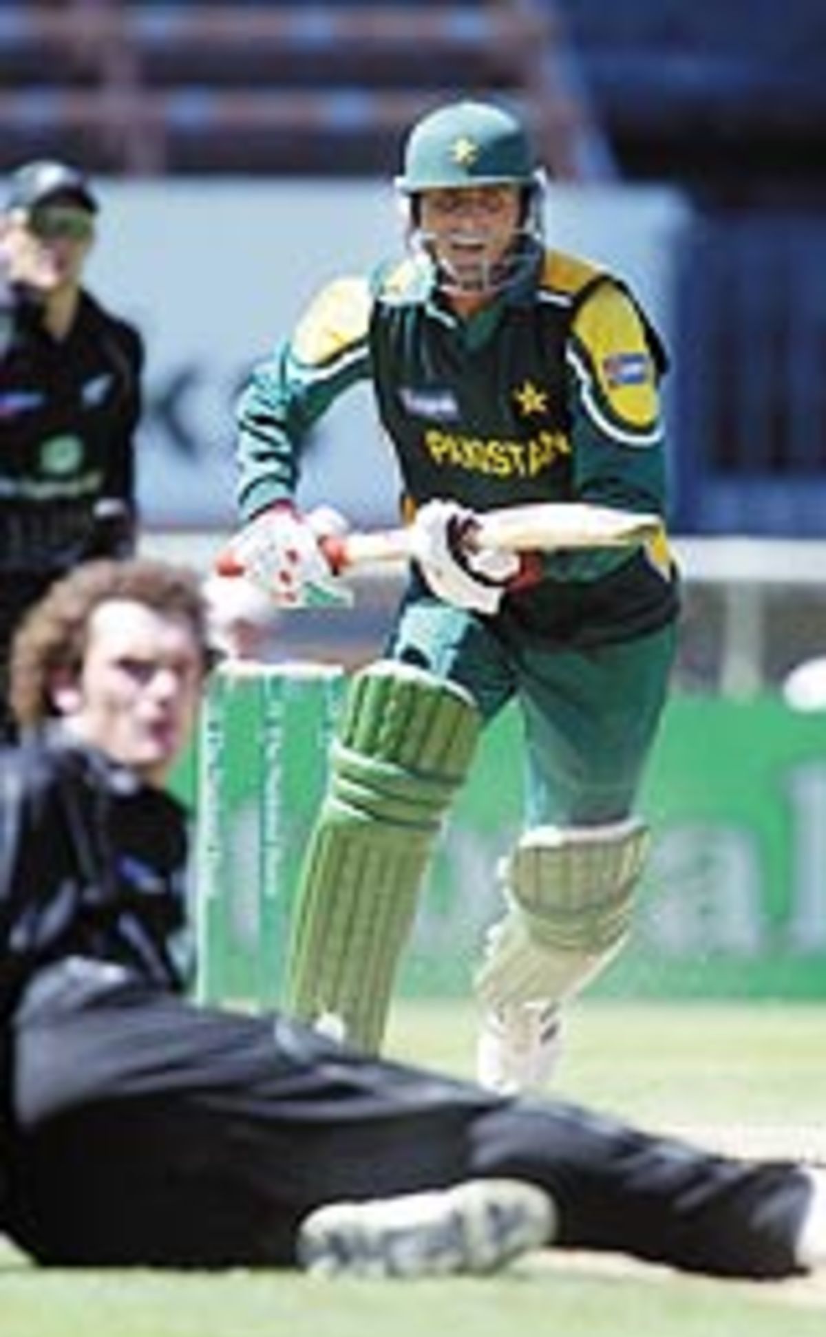 Daryl Tuffey celebrates the fall of Shoaib Malik | ESPNcricinfo.com