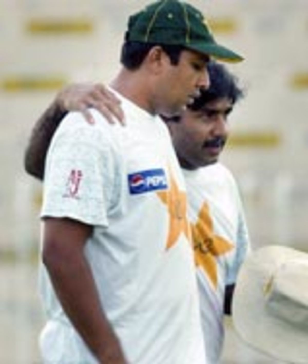 Inzamam-ul-Haq and Javed Miandad plotting | ESPNcricinfo.com