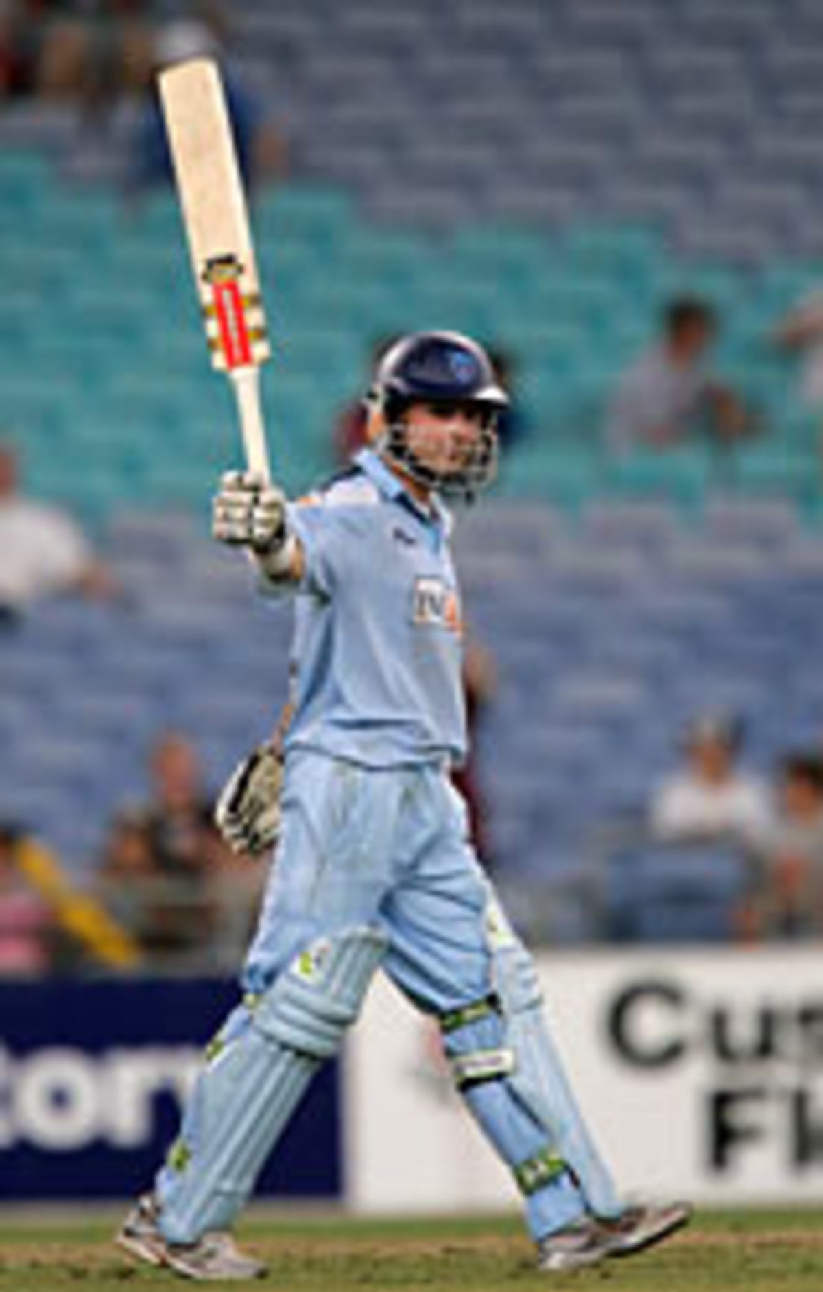 Ed Cowan acknowledges his 50 | ESPNcricinfo.com Ed Cowan acknowledges his 50 | ESPNcricinfo.com