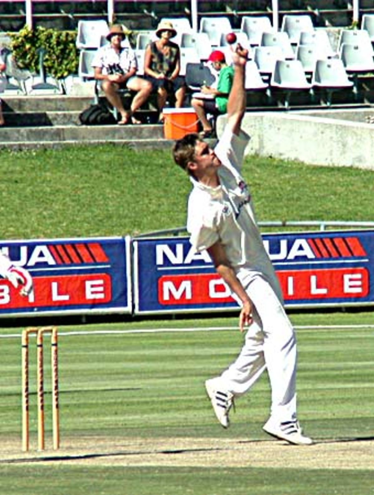 WP's Paul Harris in action against EP at Newlands | ESPNcricinfo.com
