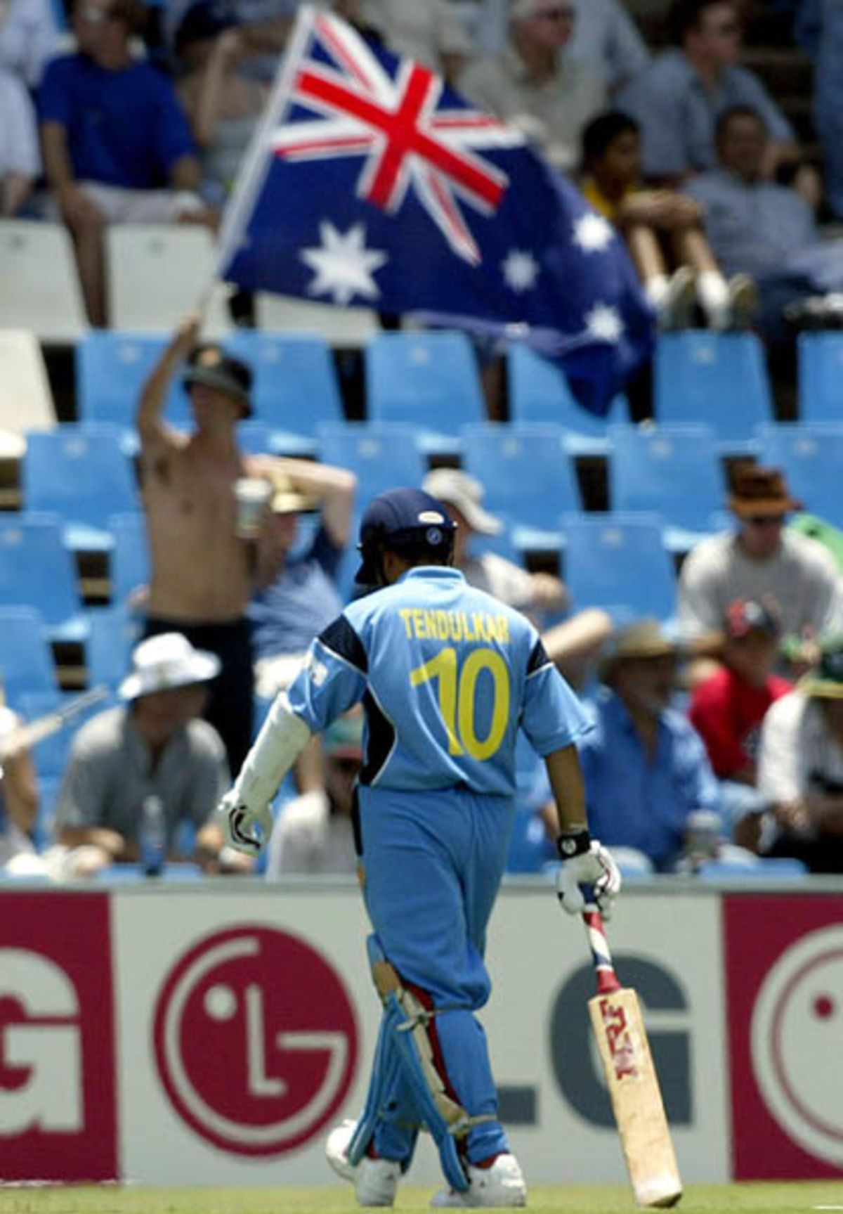 Jason Gillespie is lifted off the ground by Ricky Ponting after ...