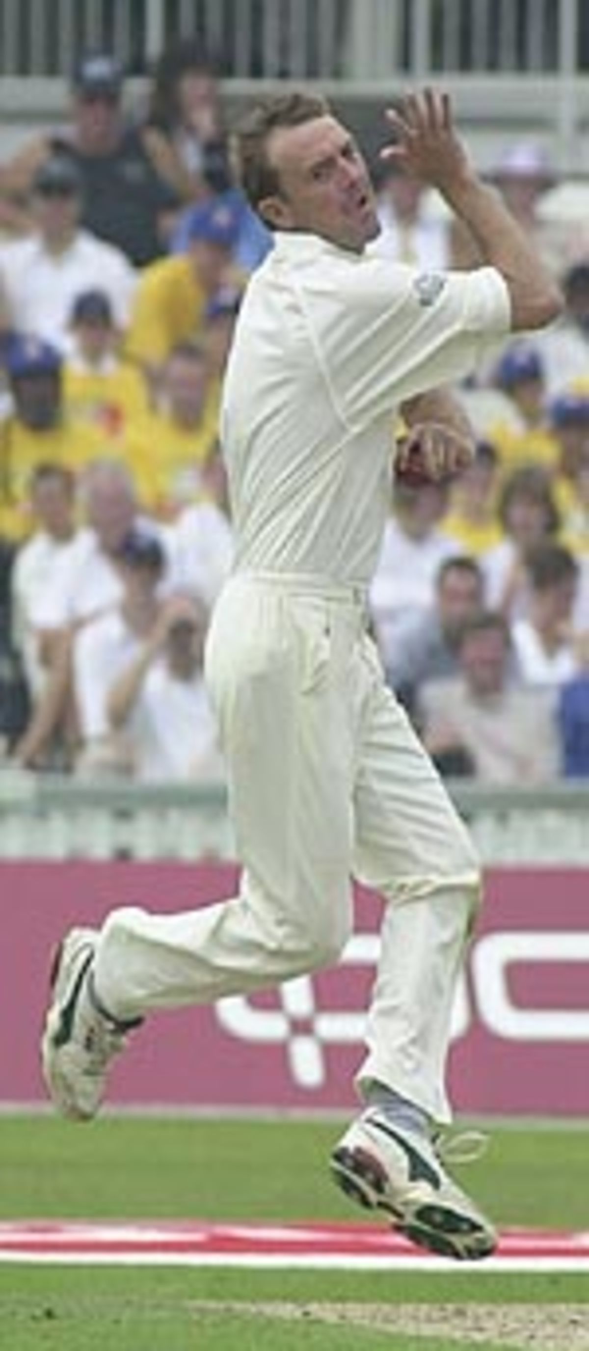 A narrow escape for SA's Neil Mckenzie miss directs a hook off Shane ...