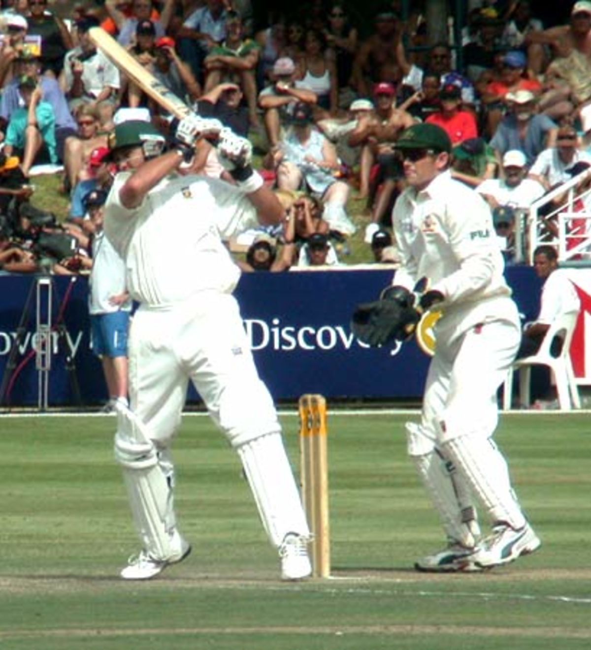 Jacques Kallis tickles a ball to fine leg | ESPNcricinfo.com