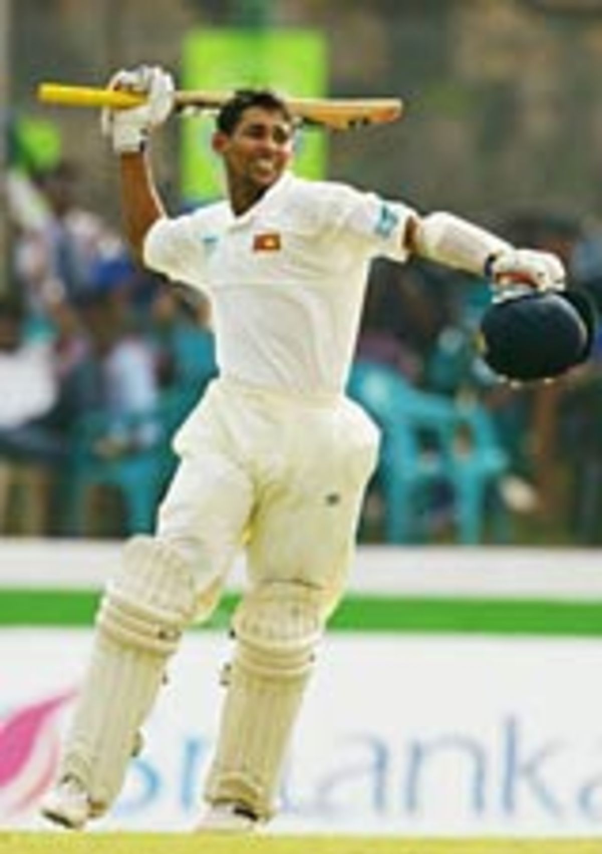 Justin Langer dives to catch Tillakaratne Dilshan | ESPNcricinfo.com