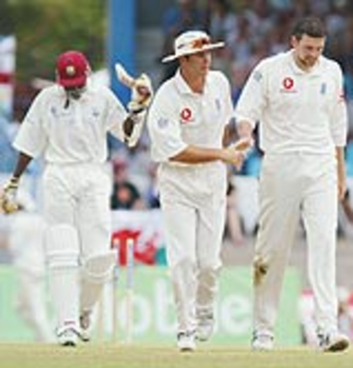Shane Warne and Ricky Ponting celebrate the Australian win ... Shane Warne and Ricky Ponting celebrate the Australian win ...