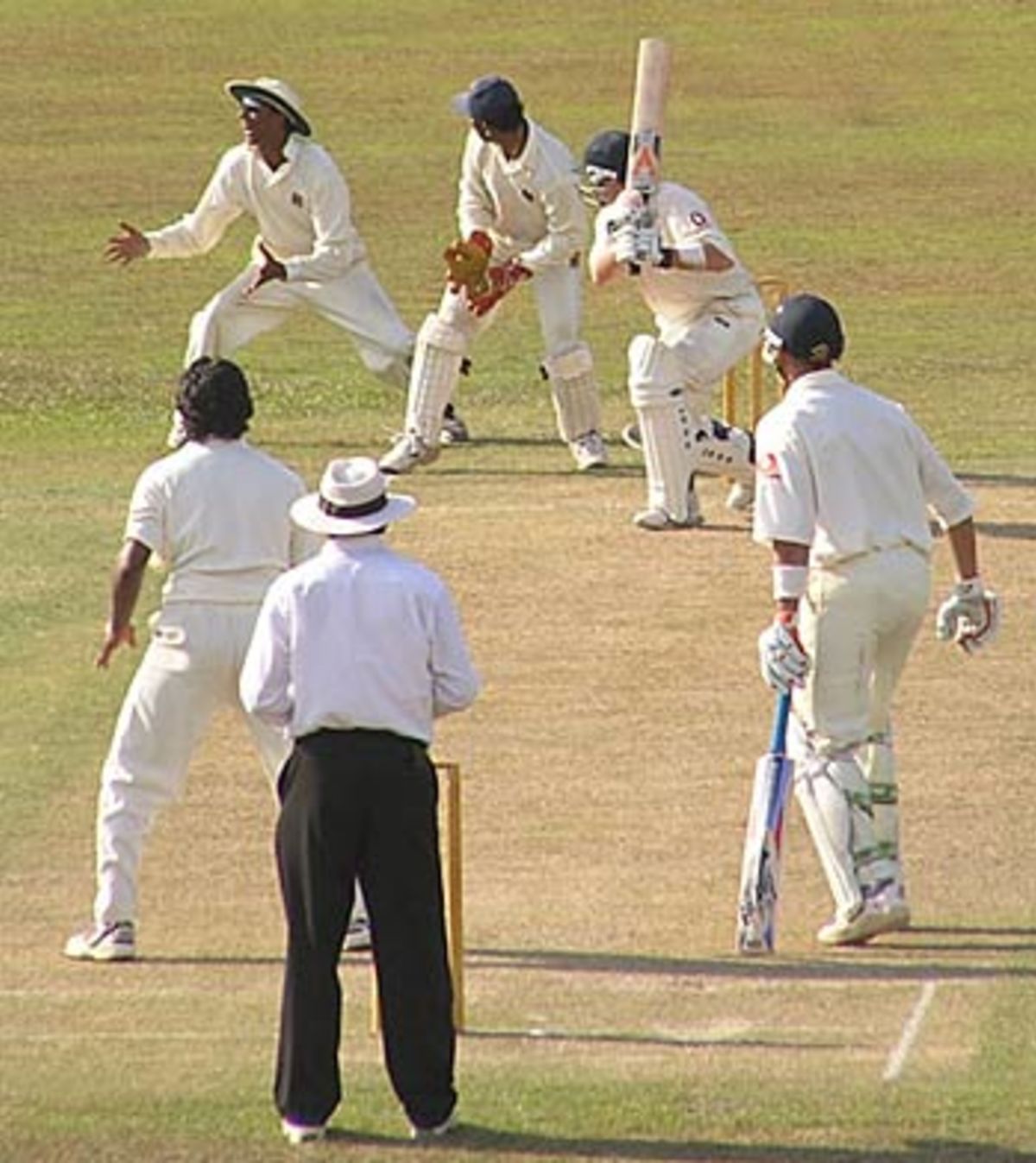 Ian Bell brings up his hundred | ESPNcricinfo.com