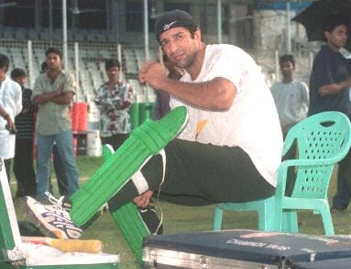 Wasim Akram getting ready to play at the practice nets | ESPNcricinfo.com