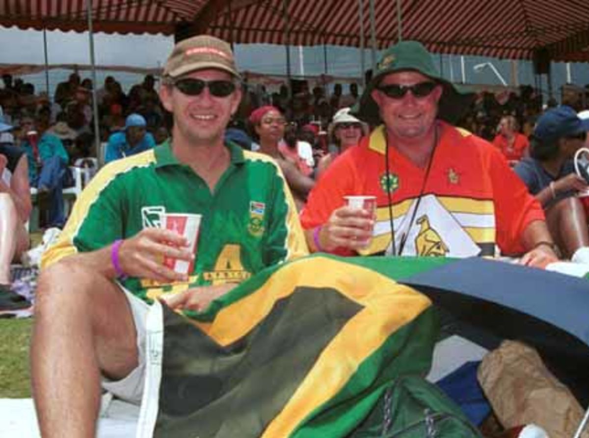 A break under the brolly from the rain | ESPNcricinfo.com