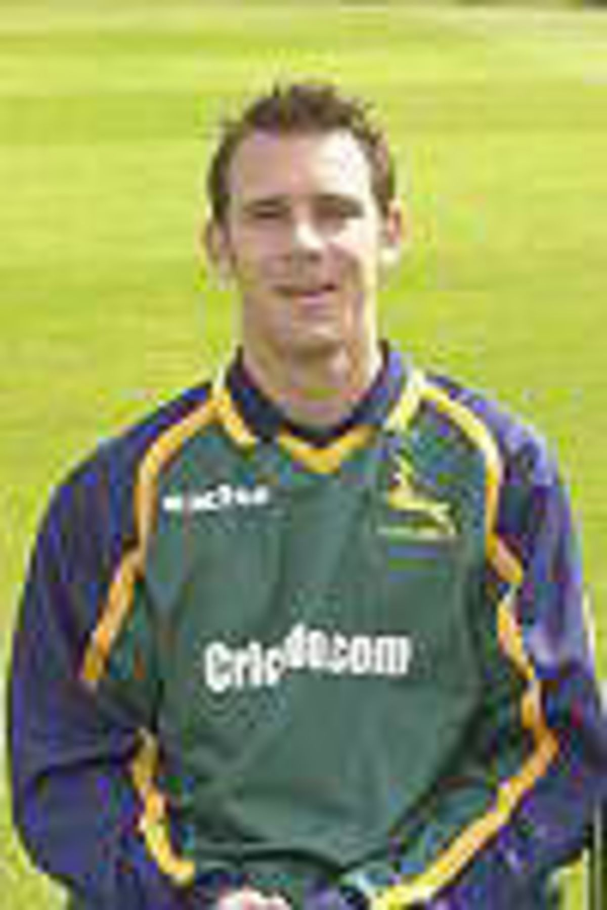 Paul Franks ; thumbnail portrait April 2002 | ESPNcricinfo.com