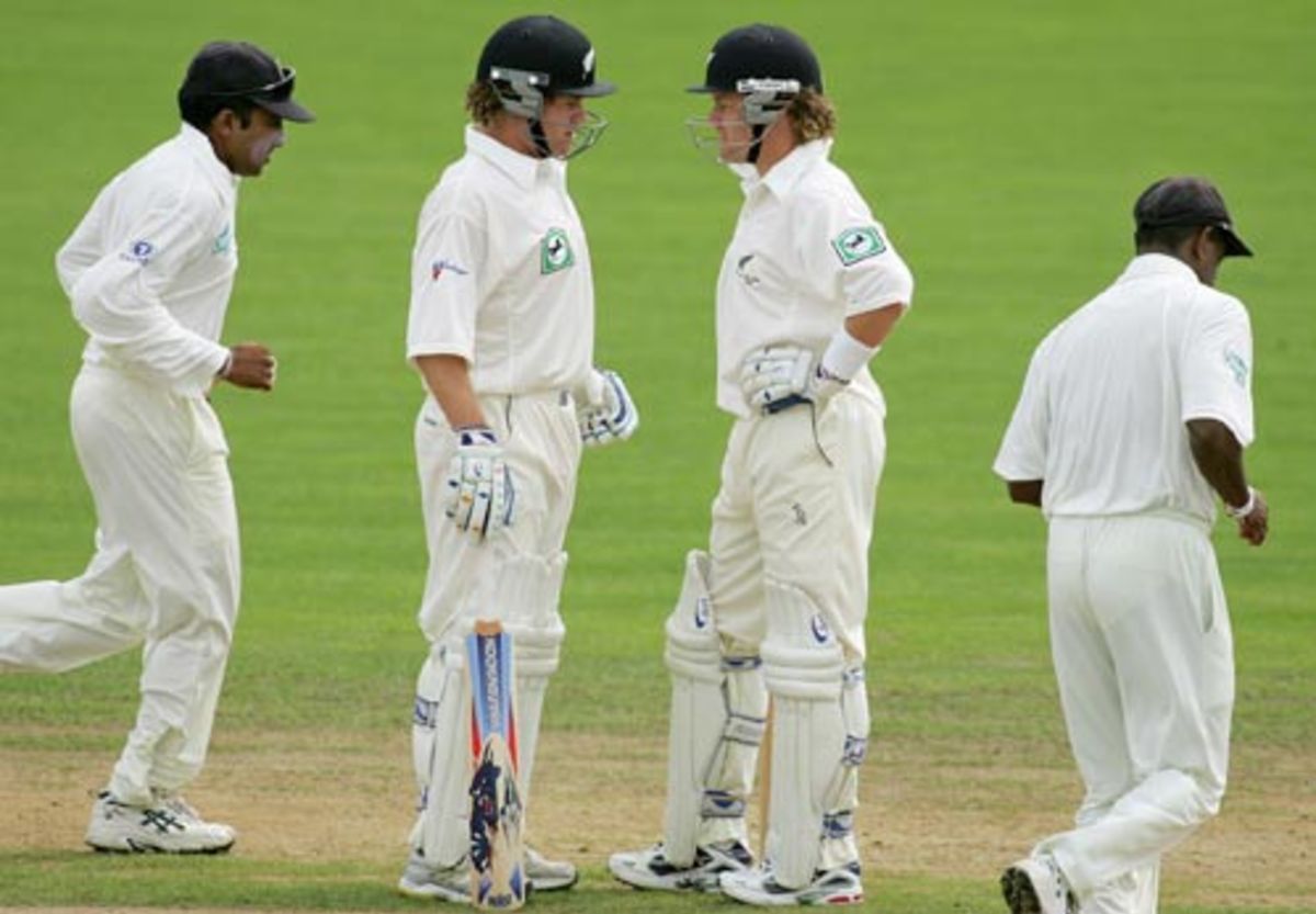 Hamish Marshall and James Marshall put on a vital partnership ...