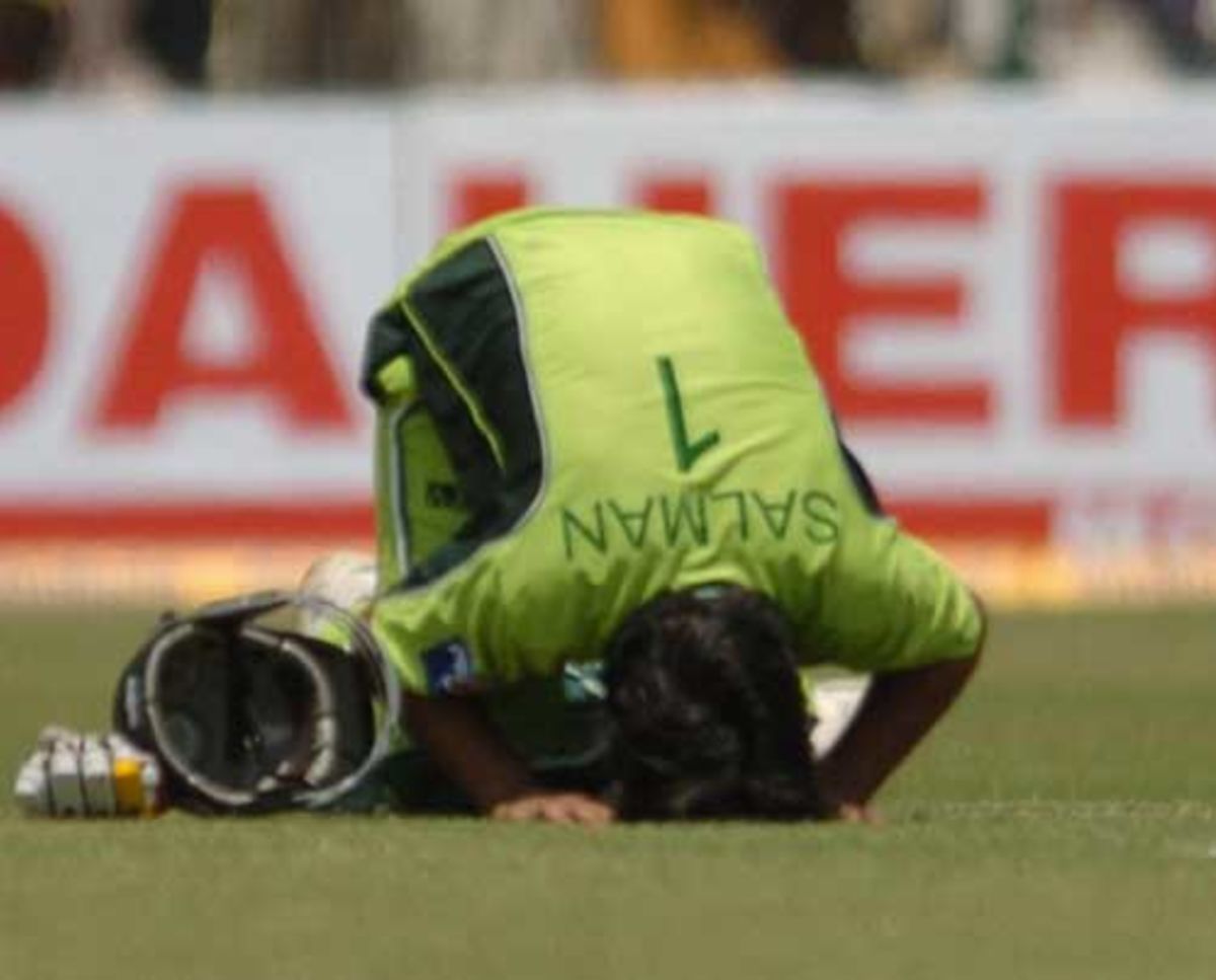 Salman Butt touches down | ESPNcricinfo.com