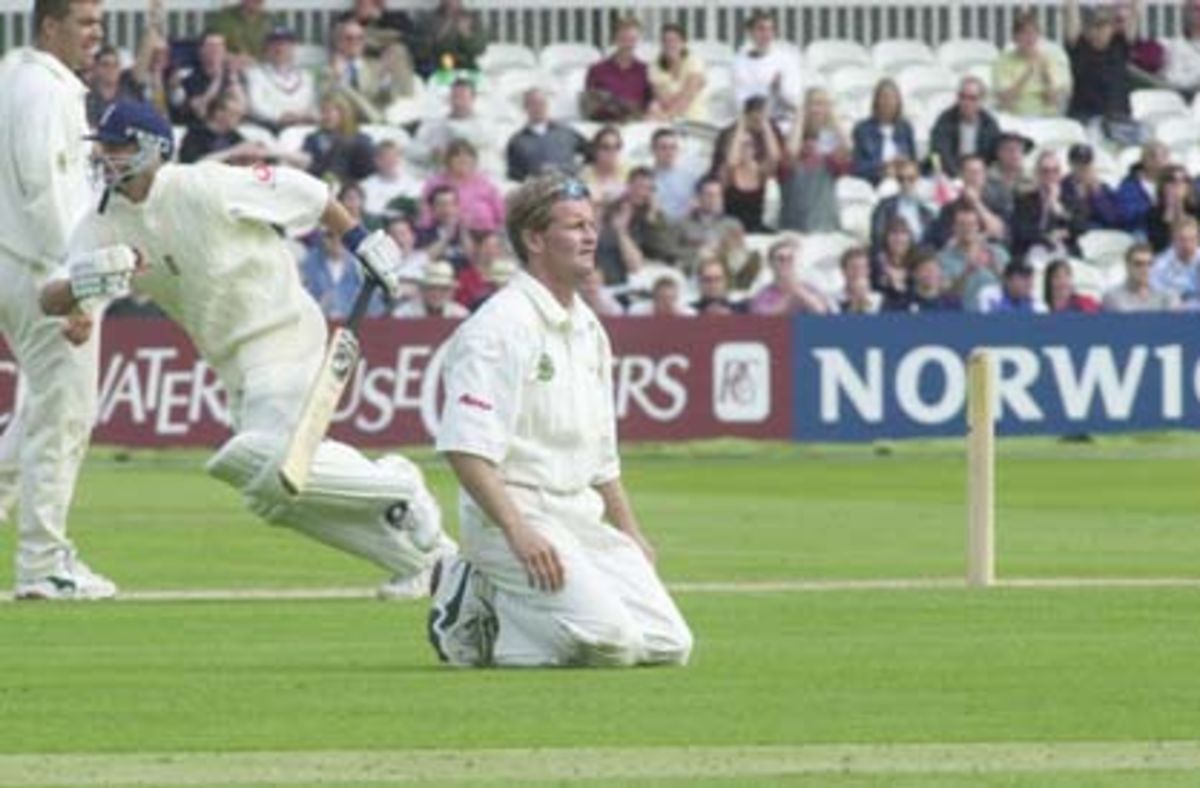 Ed Giddins batting at Lord's 2000 | ESPNcricinfo.com