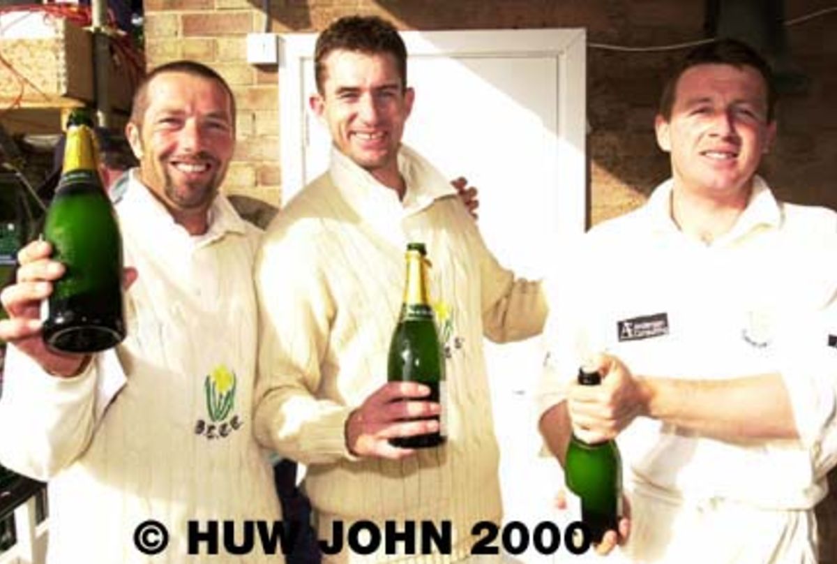 Matthew Maynard celebrates | ESPNcricinfo.com