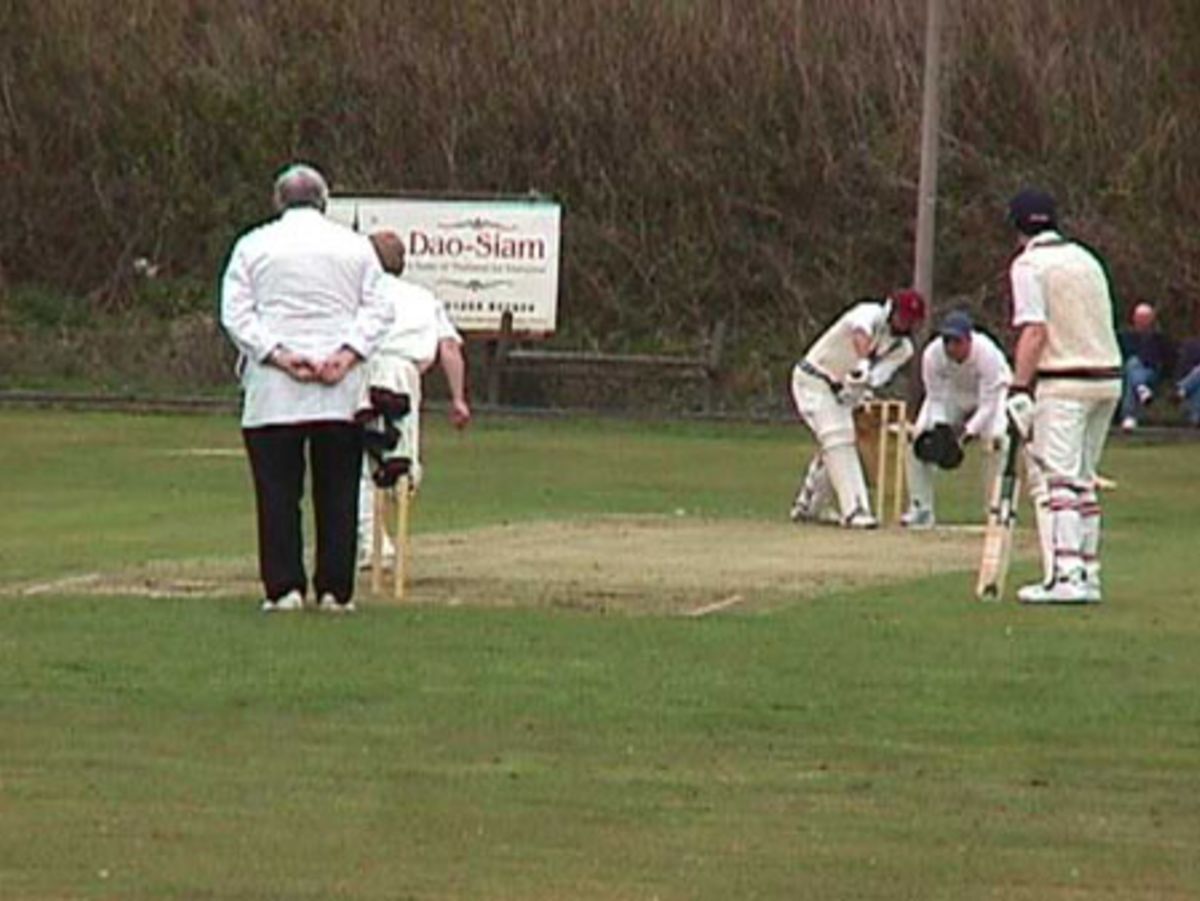 Graham Knowles in action | ESPNcricinfo.com