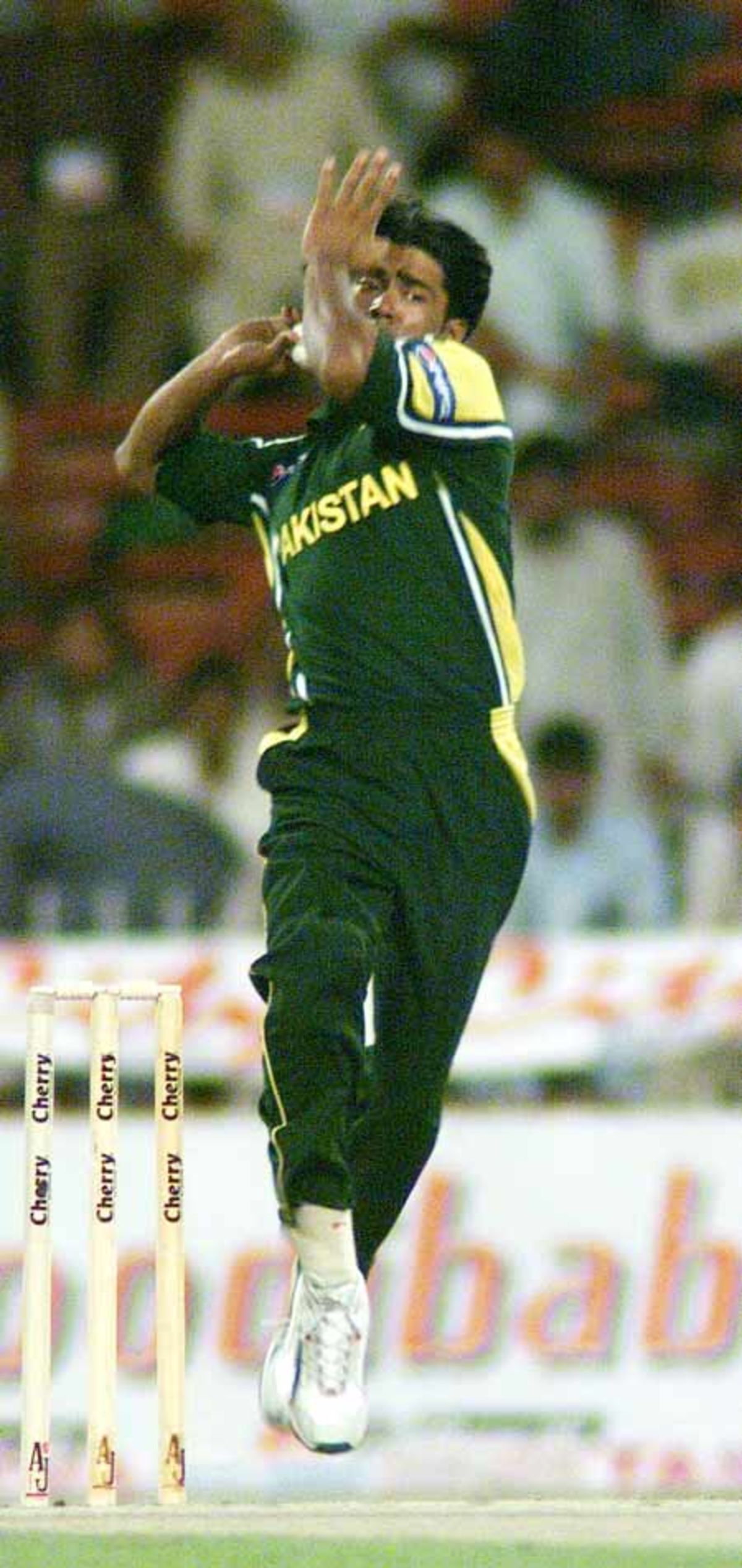 Mohammad Sami in his delivery stride | ESPNcricinfo.com
