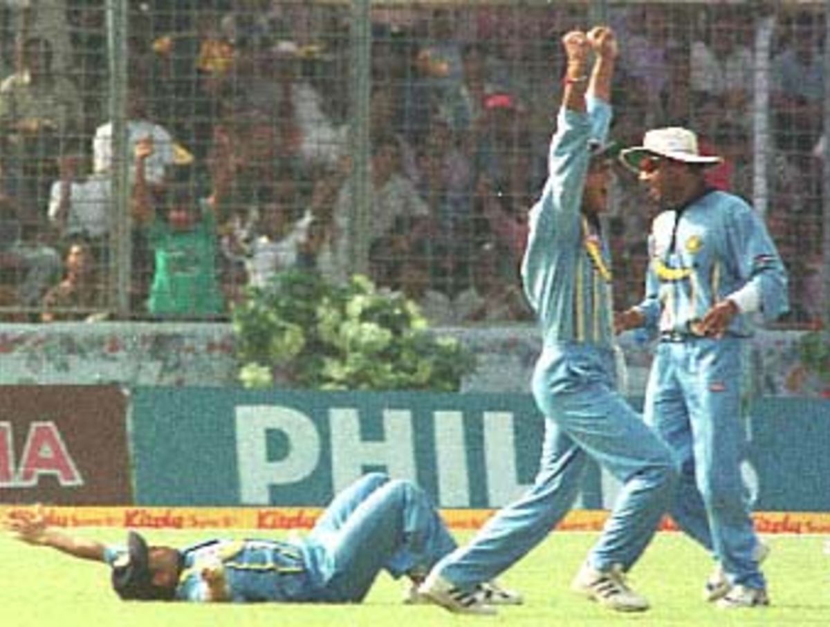 Kumble celebrates the fall of Imran Nazir | ESPNcricinfo.com
