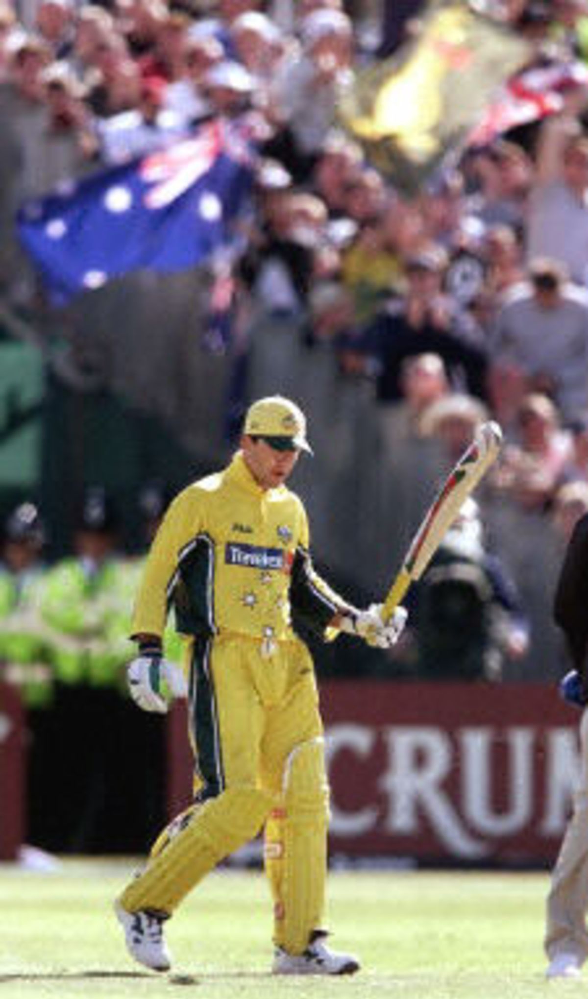 Ricky Ponting slashes a ball behind point | ESPNcricinfo.com