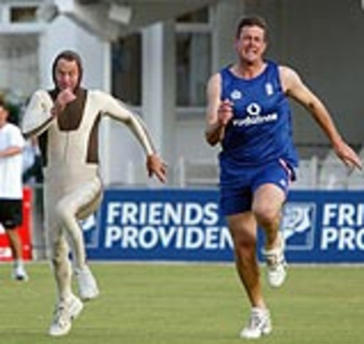 Ashley Giles and Mark Richardson in a sprint-out | ESPNcricinfo.com