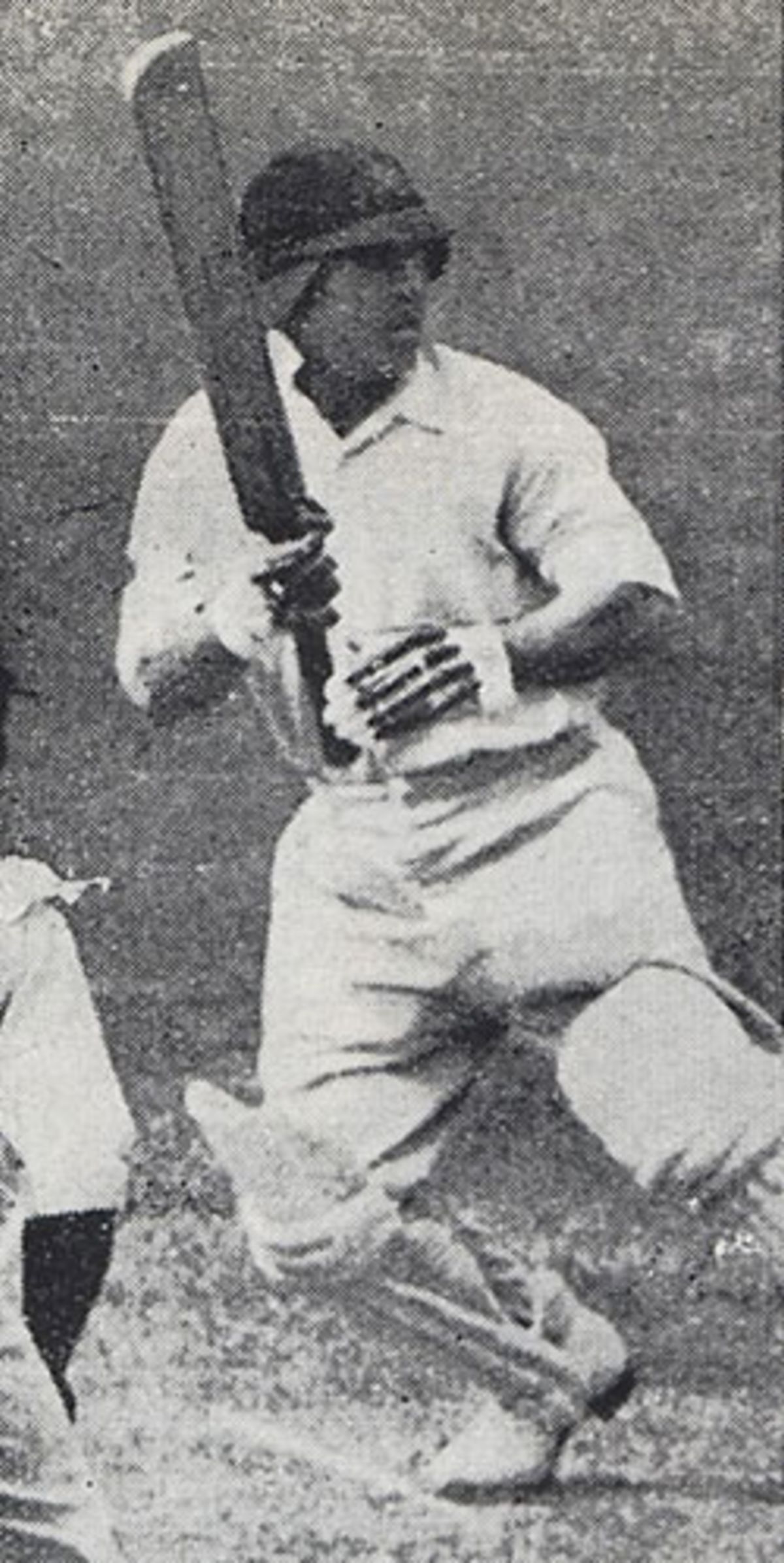 Patsy Hendren batting in a makeshift helmet | ESPNcricinfo.com