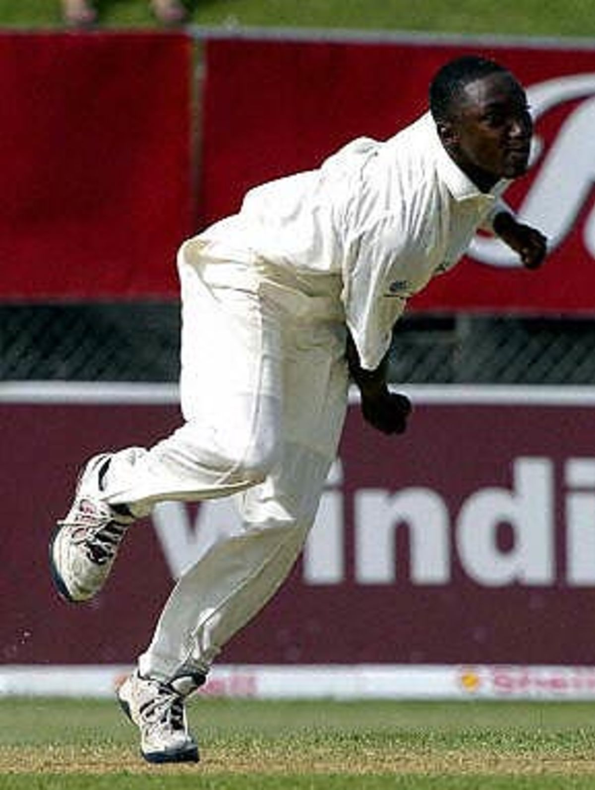 Fidel Edwards bowling during his 5 for 36 on debut against Sri Lanka at ...
