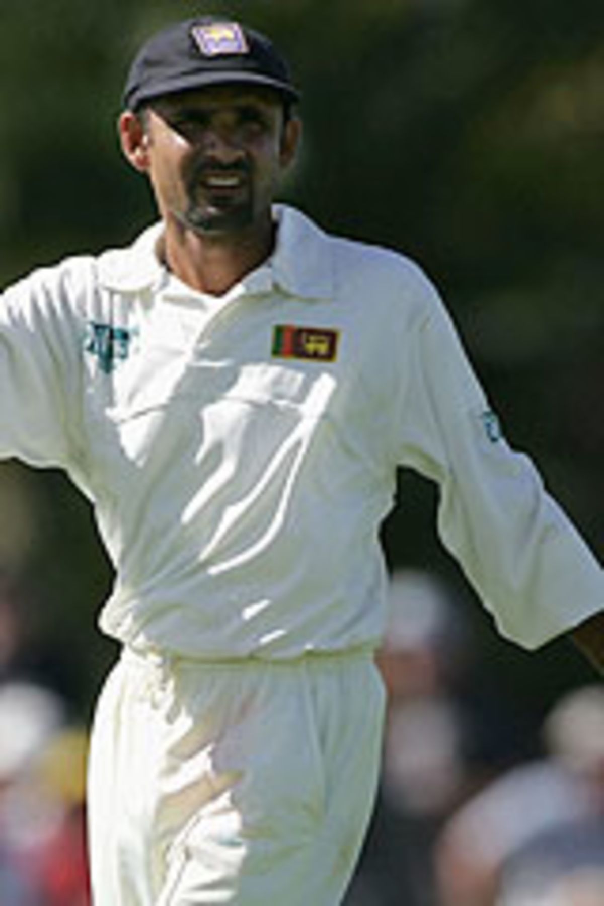 Marvan Atapattu sets his field at Cairns | ESPNcricinfo.com