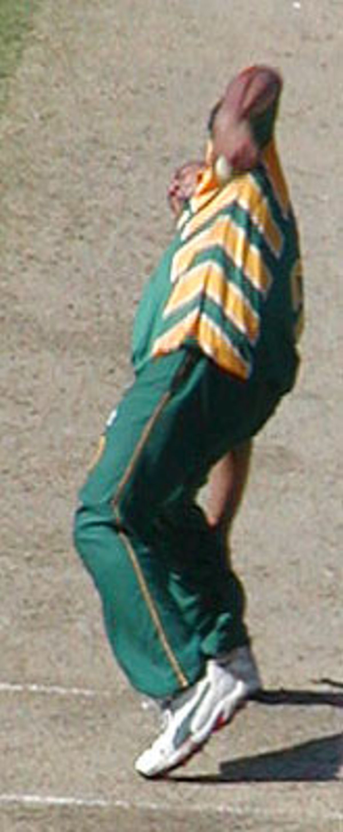 Adams unusual action | ESPNcricinfo.com