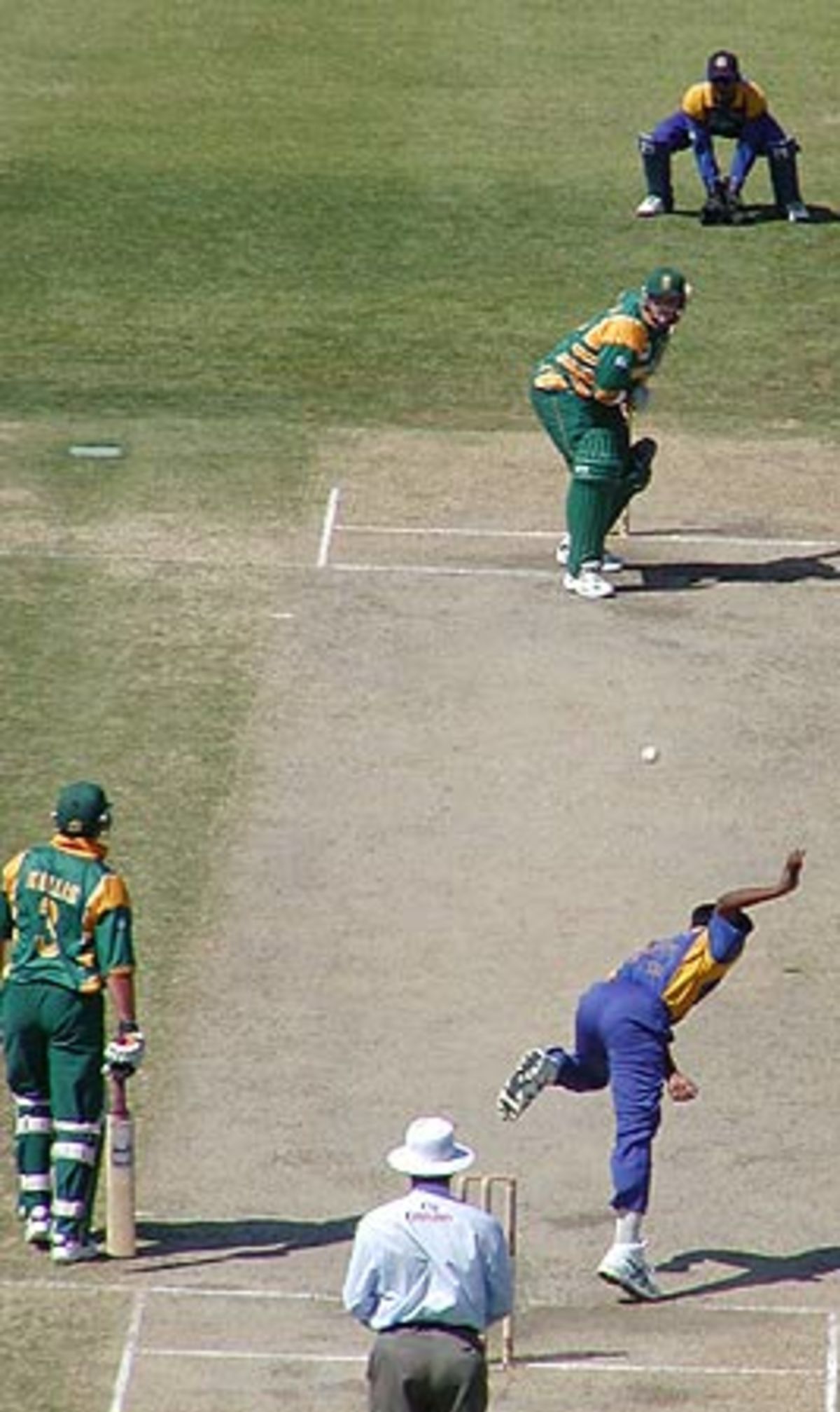 Vaas bowling to Smith | ESPNcricinfo.com