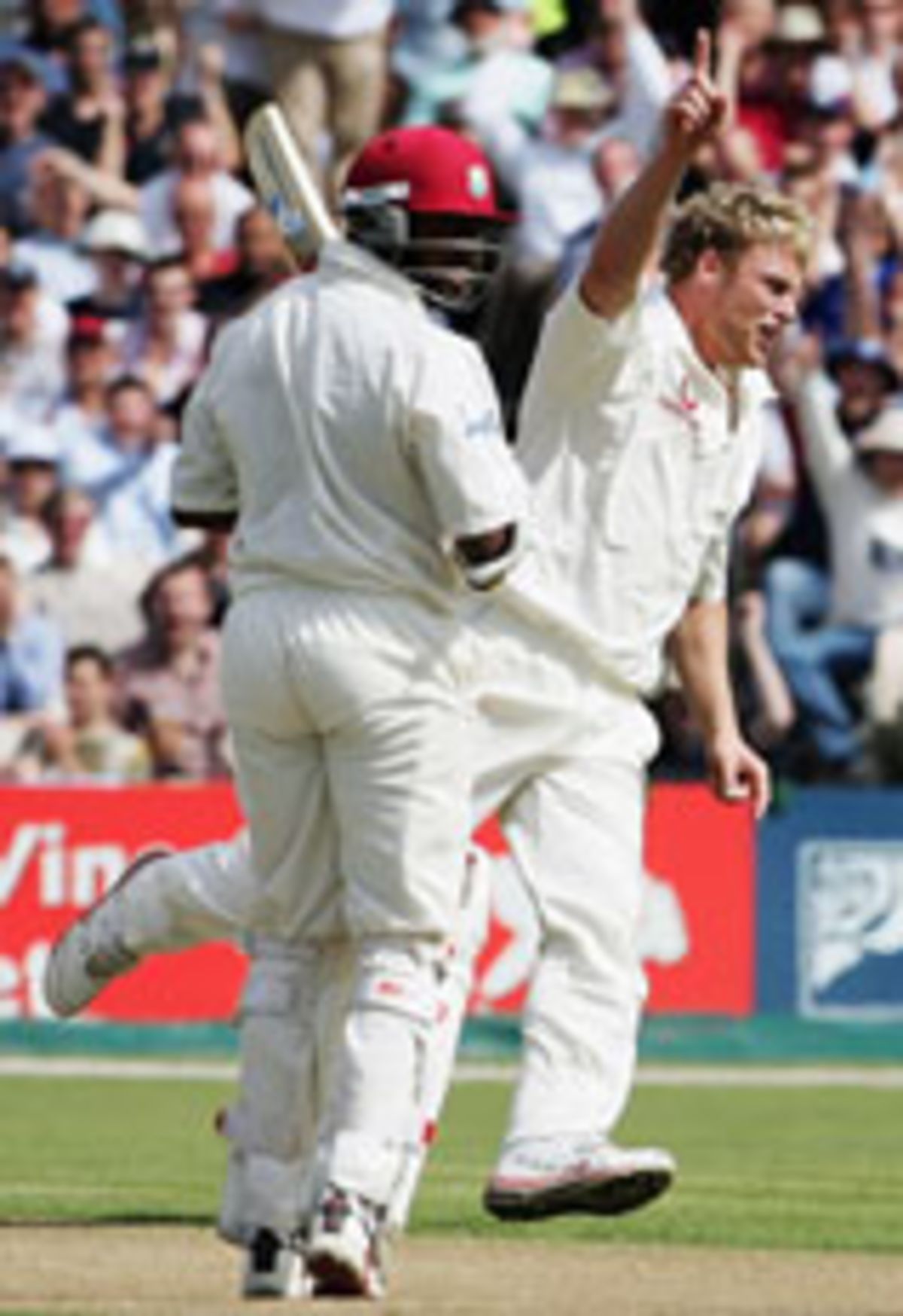 Andrew Flintoff bowls Brian Lara | ESPNcricinfo.com