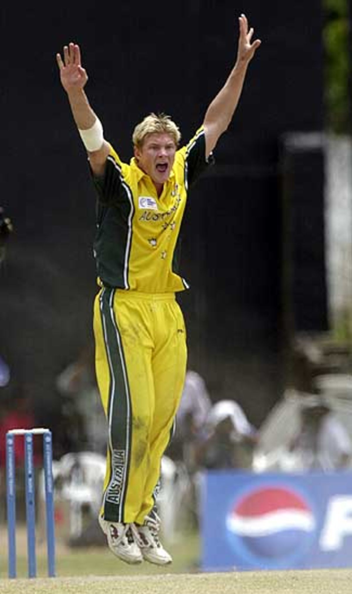 Shane Watson gets Manjural Islam out lbw for 0 | ESPNcricinfo.com