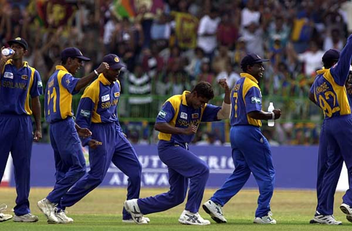 Atapattu and Jayasuriya can afford to dance as Lehmann is run out ...