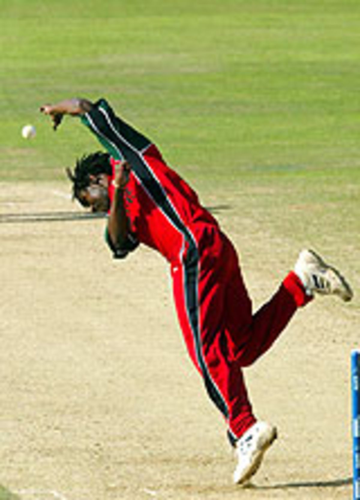 Douglas Hondo in full flight | ESPNcricinfo.com