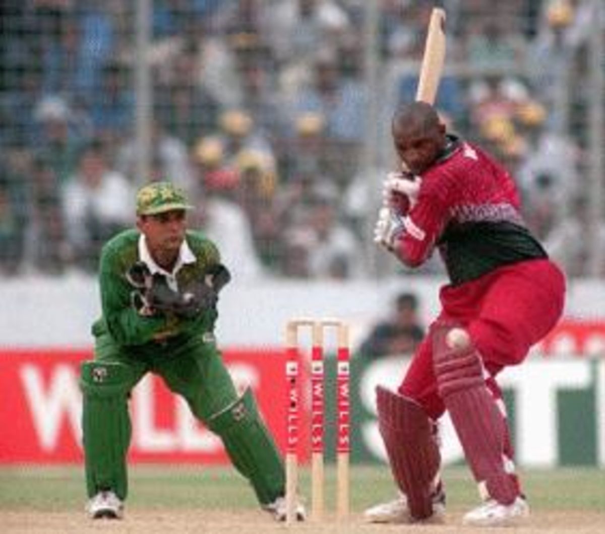 Philo Wallace looks to cut | ESPNcricinfo.com