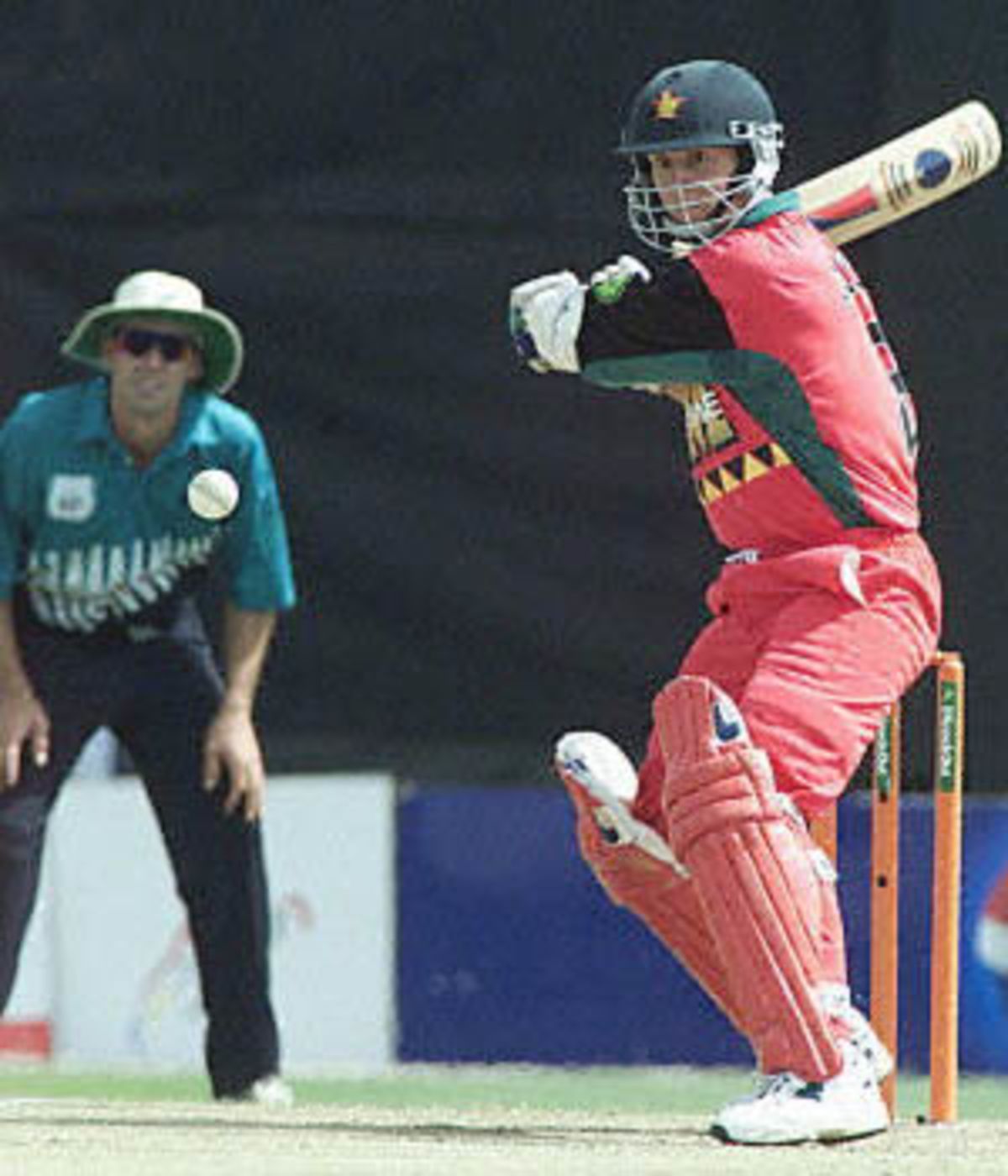 Stuart Carlisle focuses on the ball in readiness to play an attacking stroke | ESPNcricinfo.com