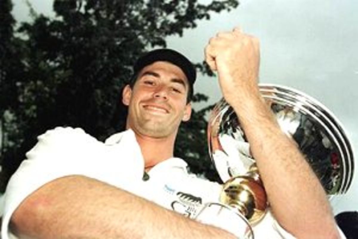 Cairns hits a six, India v New Zealand, ICC KnockOut, 2000/01 ...