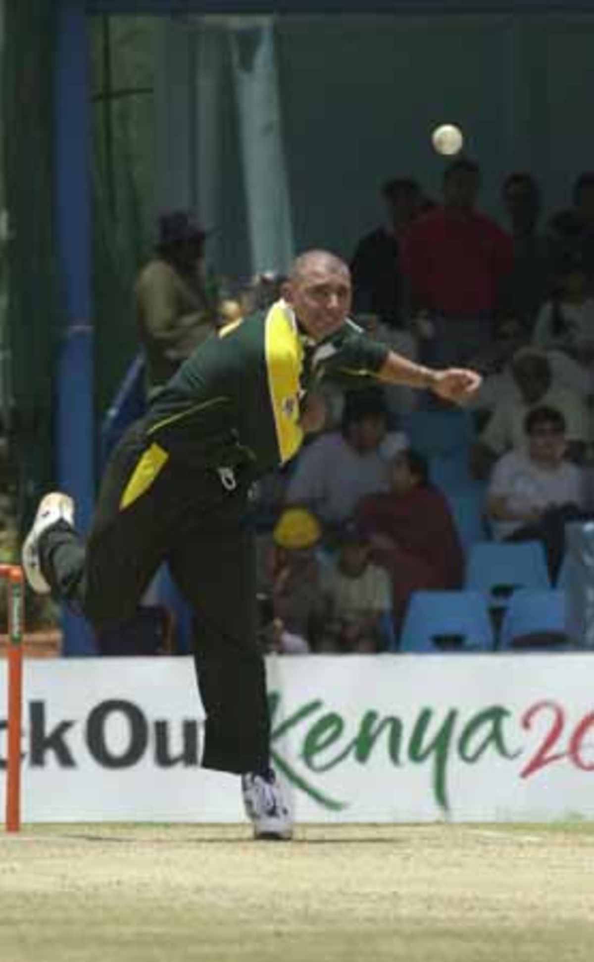 Saqlain Mushtaq in bowling action against Sri Lanka | ESPNcricinfo.com