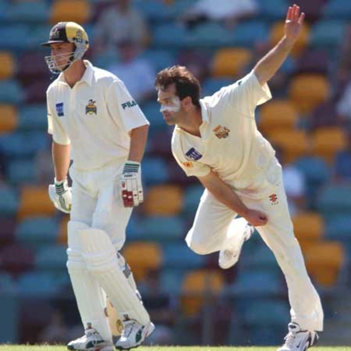 Gilchrist watches Dale bowl, Queensland v Western Australia, Pura Cup ...
