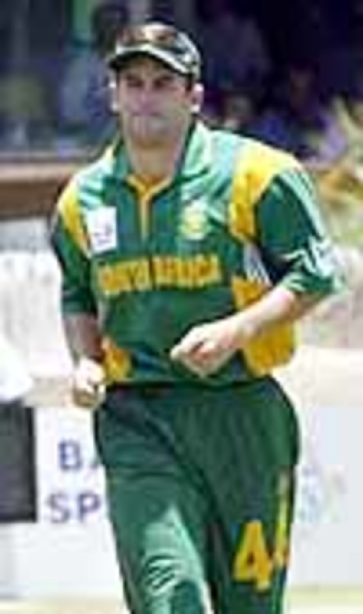 Paul Wiseman ; bowling thumbnail 2000 | ESPNcricinfo.com