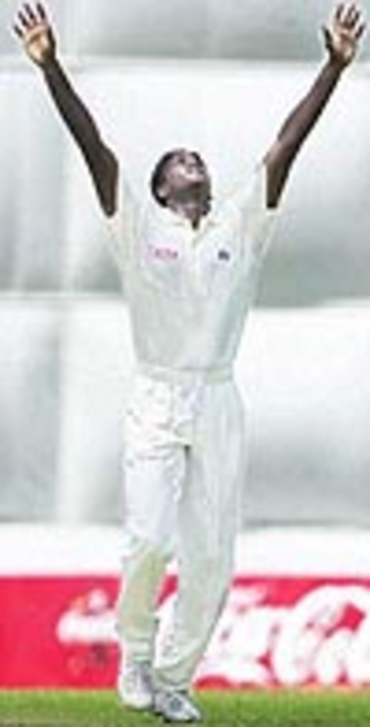 Jeremy Snape bowling thumbnail 2001 | ESPNcricinfo.com Jeremy Snape bowling thumbnail 2001 | ESPNcricinfo.com