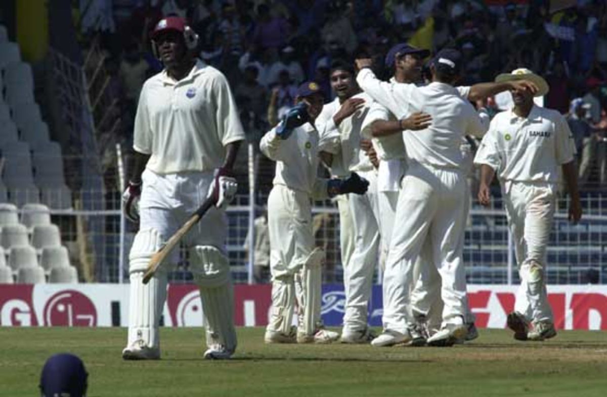 Indian players celebrate Hooper's dismissal | ESPNcricinfo.com