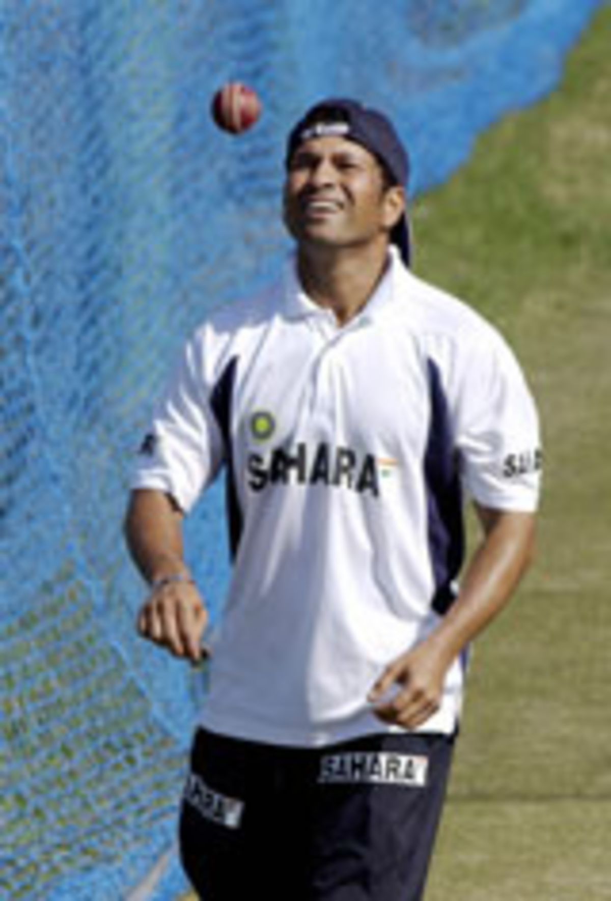 Sachin Tendulkar practises ahead of India's second Test against New ...