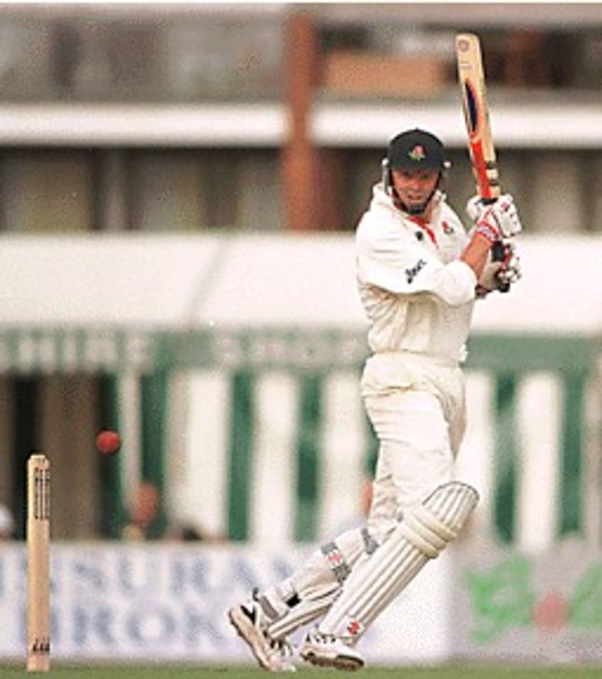 Peter Martin is congratulated by team mates, Hampshire v Lancashire ...