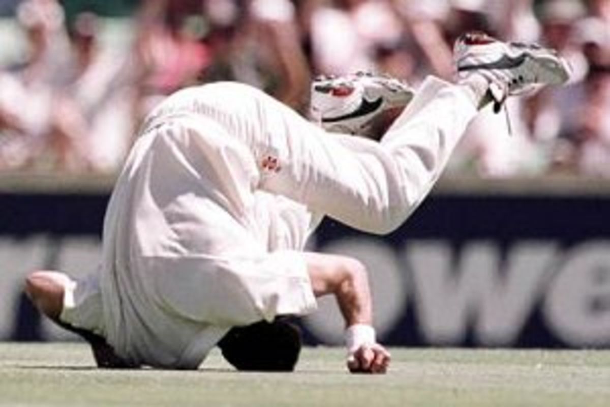 Fleming is congratulated, Australia v Pakistan, 3rd Test, 1999/2000 ...
