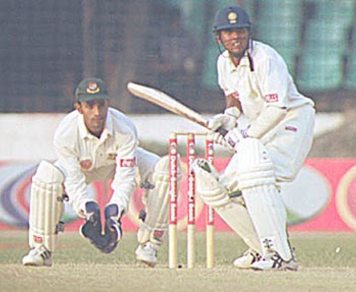 SS Das concentrates hard as the ball is being delivered | ESPNcricinfo.com