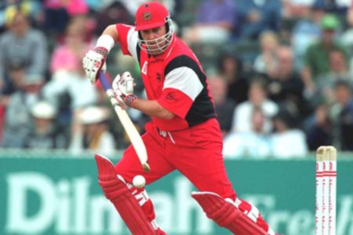 Jason Gillespie sends a delivery, Victoria v South Australia ...