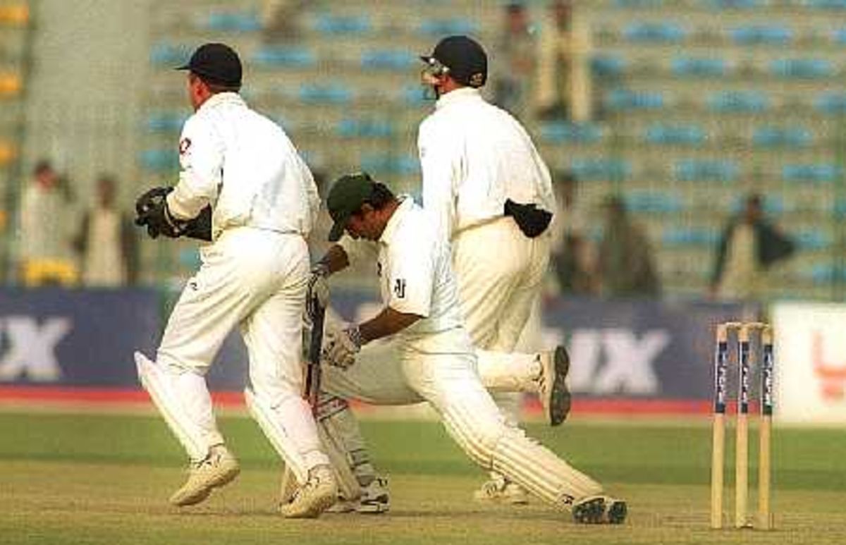 Saeed Anwar is declared LBW after reaching 40 | ESPNcricinfo.com