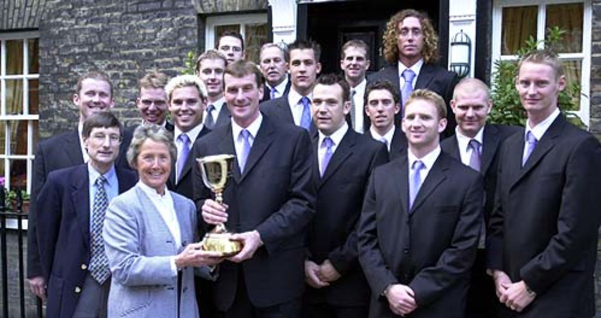 Martyn Ball bowling thumbnail 2001 | ESPNcricinfo.com