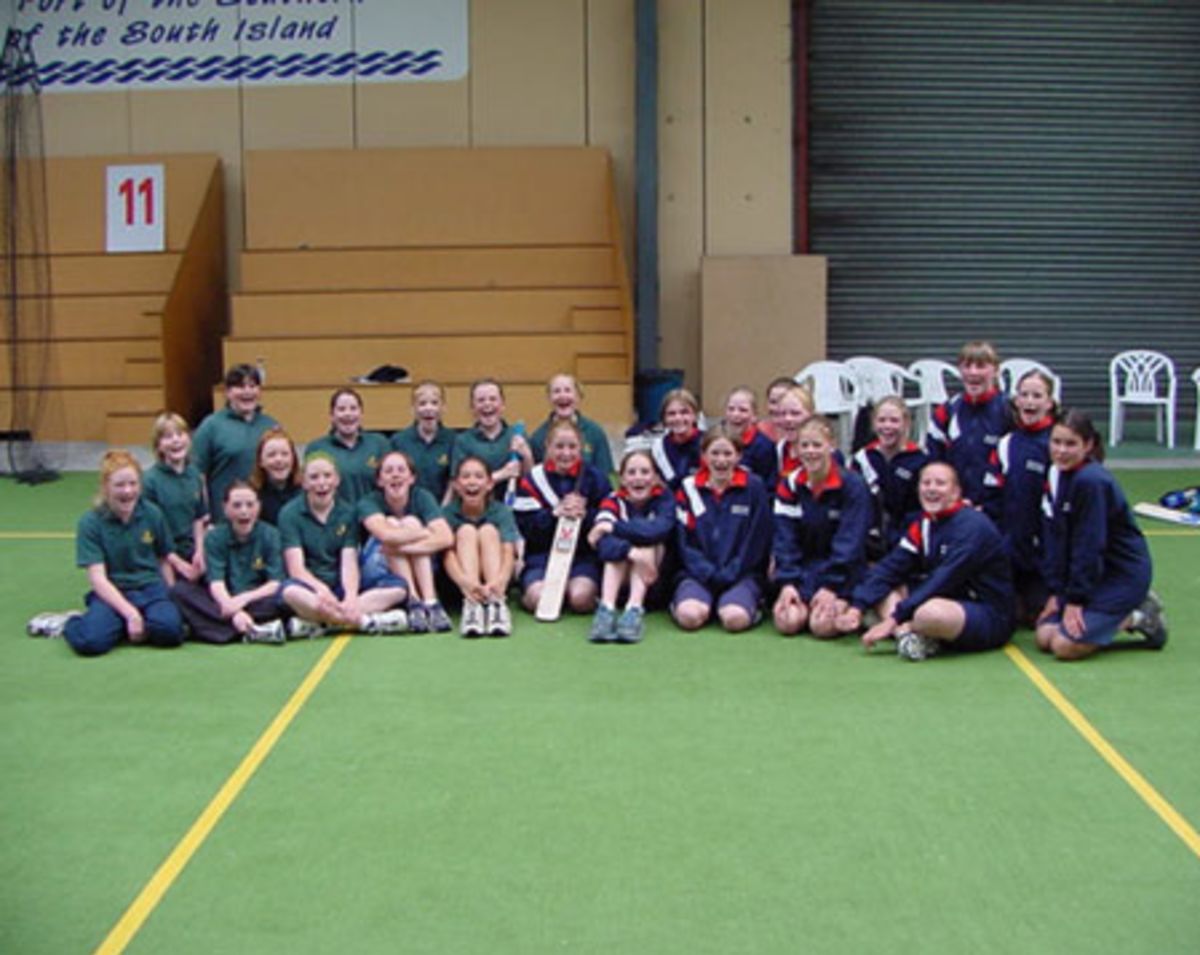 Woodend and Balmacewen Schools' teams | ESPNcricinfo.com