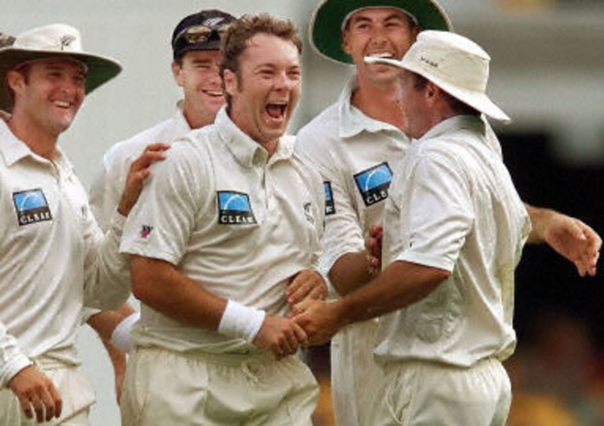 Justin Langer celebrates his 100 | ESPNcricinfo.com